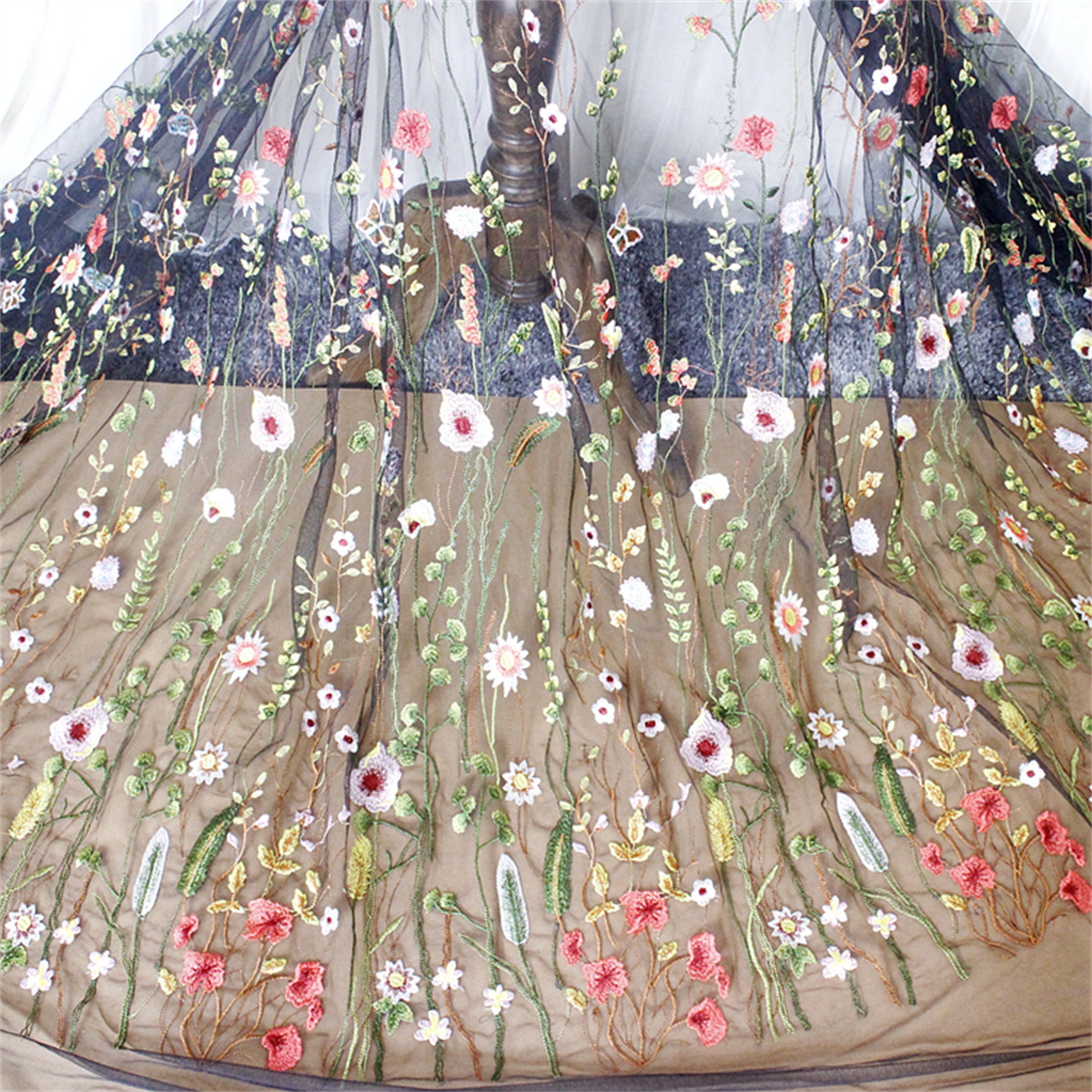 Waldstil Bunt Stickereiblumen Stoff Wildblumen Transparent Stoff DIY ...