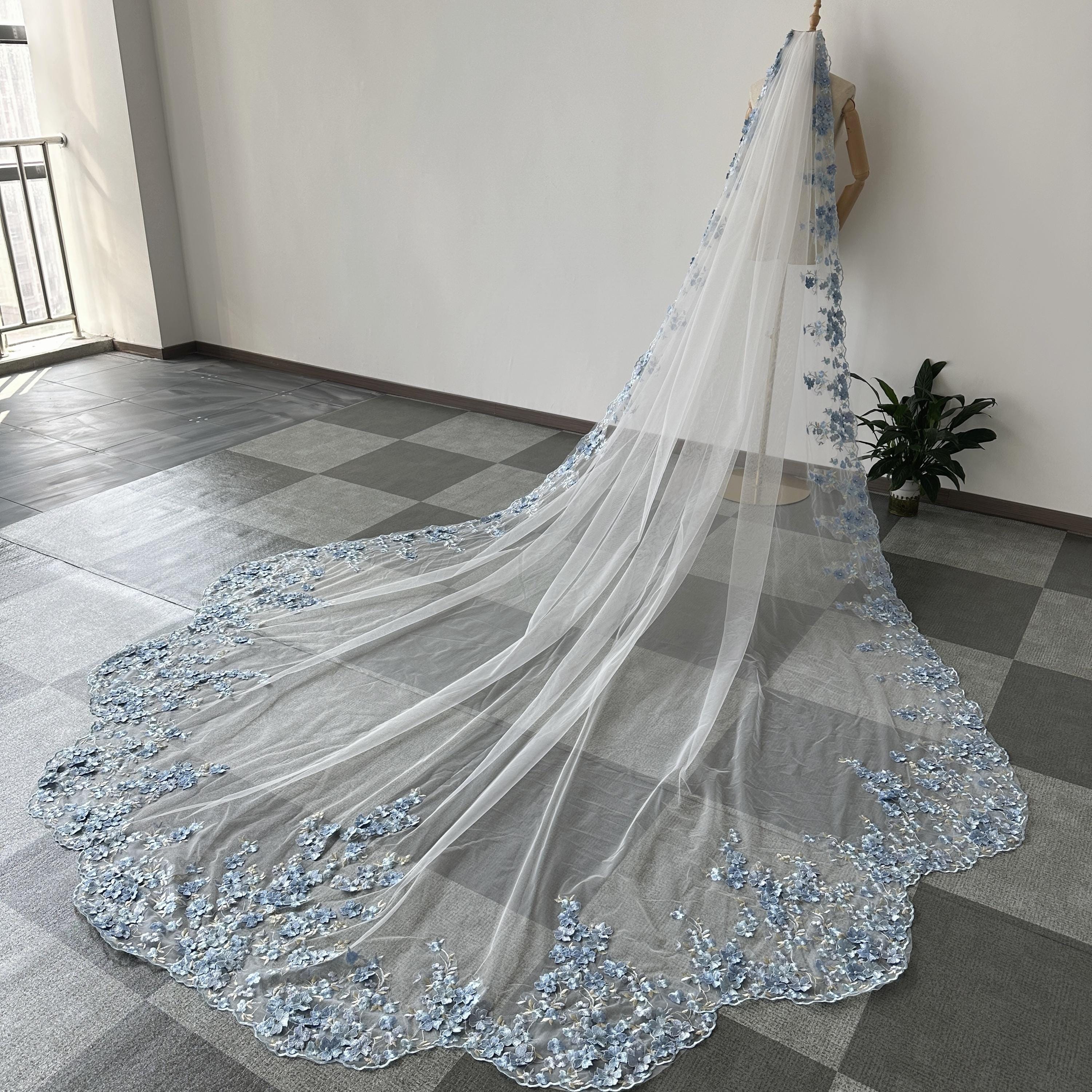 Small Blue Floral Scalloped Edge Veil. Unique Romantic Floral Pearl ...