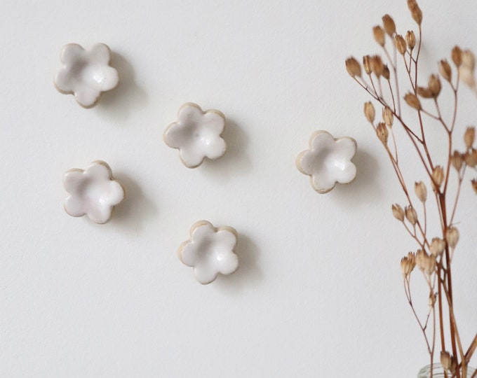 5 Small Ceramic Flowers to Hang or for Craft - Etsy