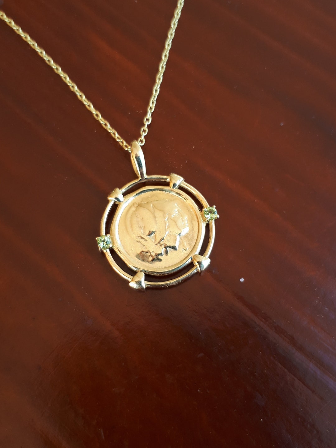 Zwei Seiten Athena Halskette mit Peridots und Rahmen, 14K Solid Gold ...