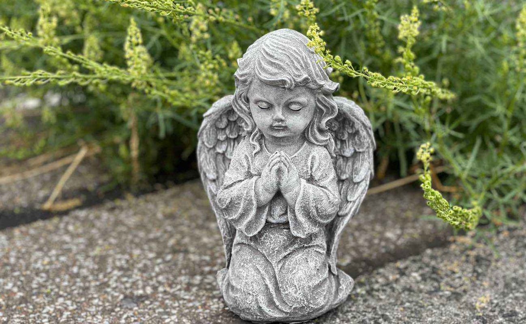 Stone Figure of a Praying Angel Kneeling, Frost-resistant – Comforting ...