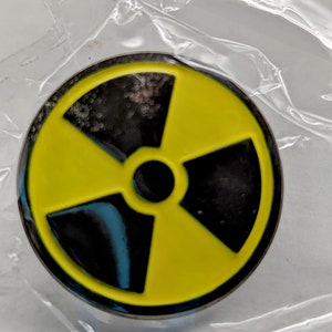 Pins Fallout Enamel Video Game Pins Fallout Enclave Fallout New Vegas ...