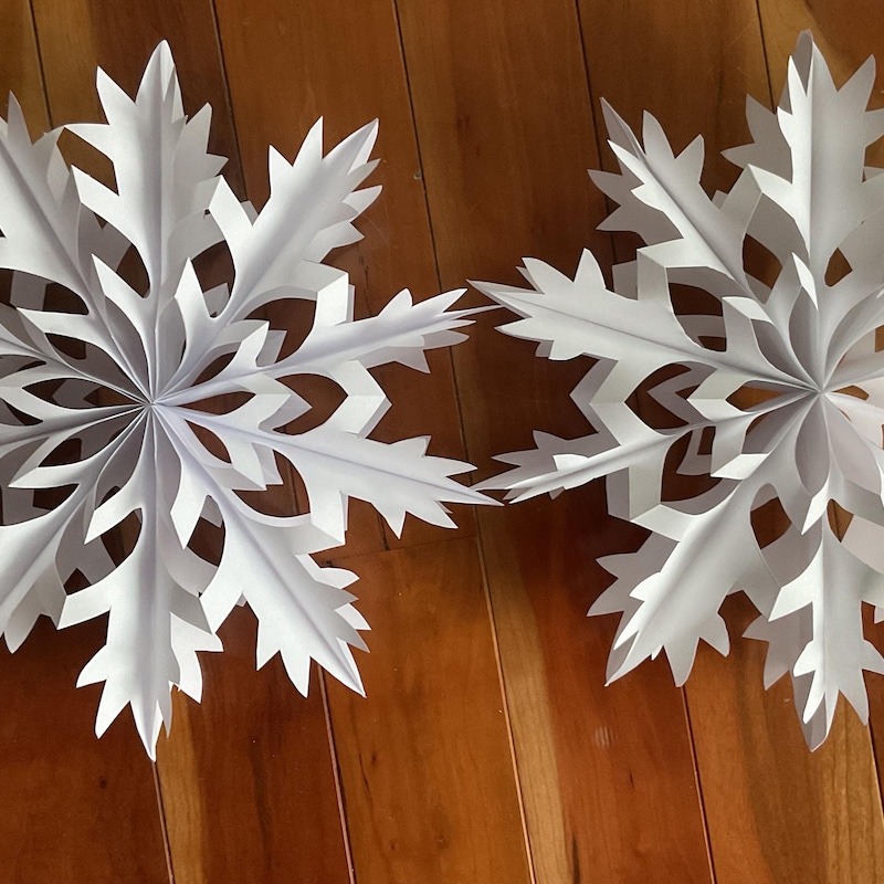 Snowflake Centerpiece - Etsy
