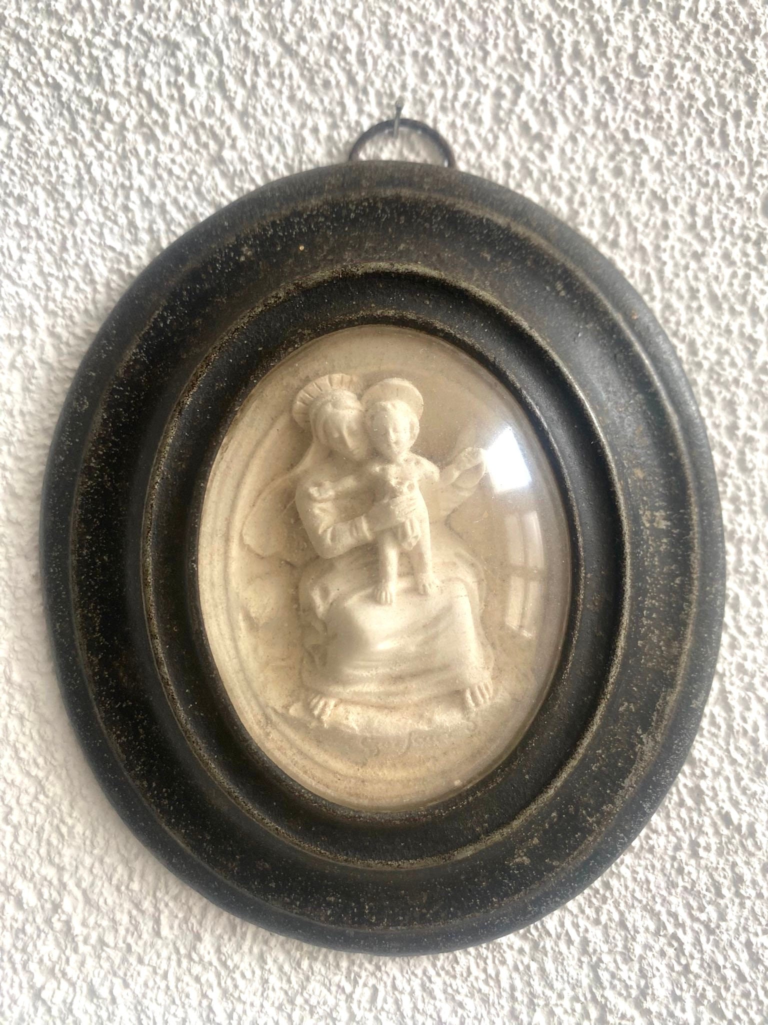 Beautiful Small Antique Painting Frame With Equally Beautiful Sculpture ...