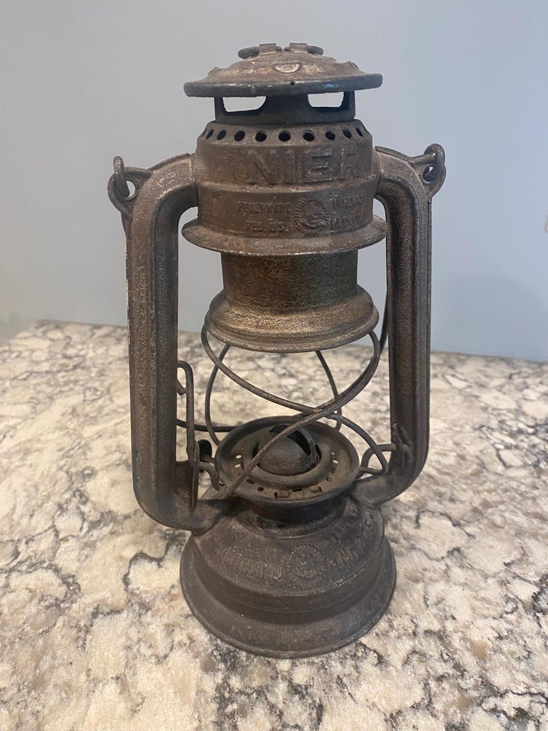 Feuerhand 275 Baby Vintage Lantern - Classic German Oil Lamp, Durable ...