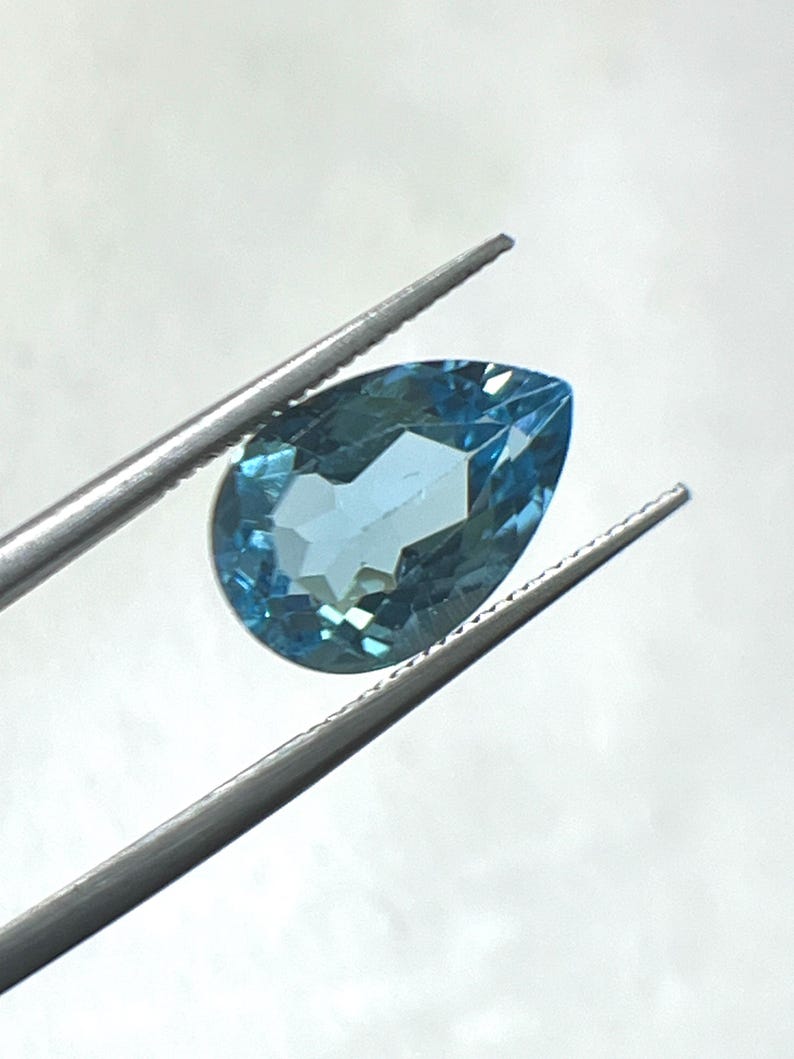 Pear Faceted Natural Blue Topaz Gemstone • 5.85 Carat Loose Stone ...