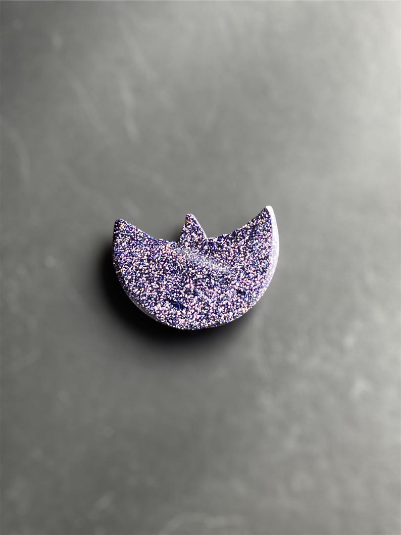 Unique Carved Sun Star Stone - 21.35crt, 26x18x4mm - Blue With Pink ...