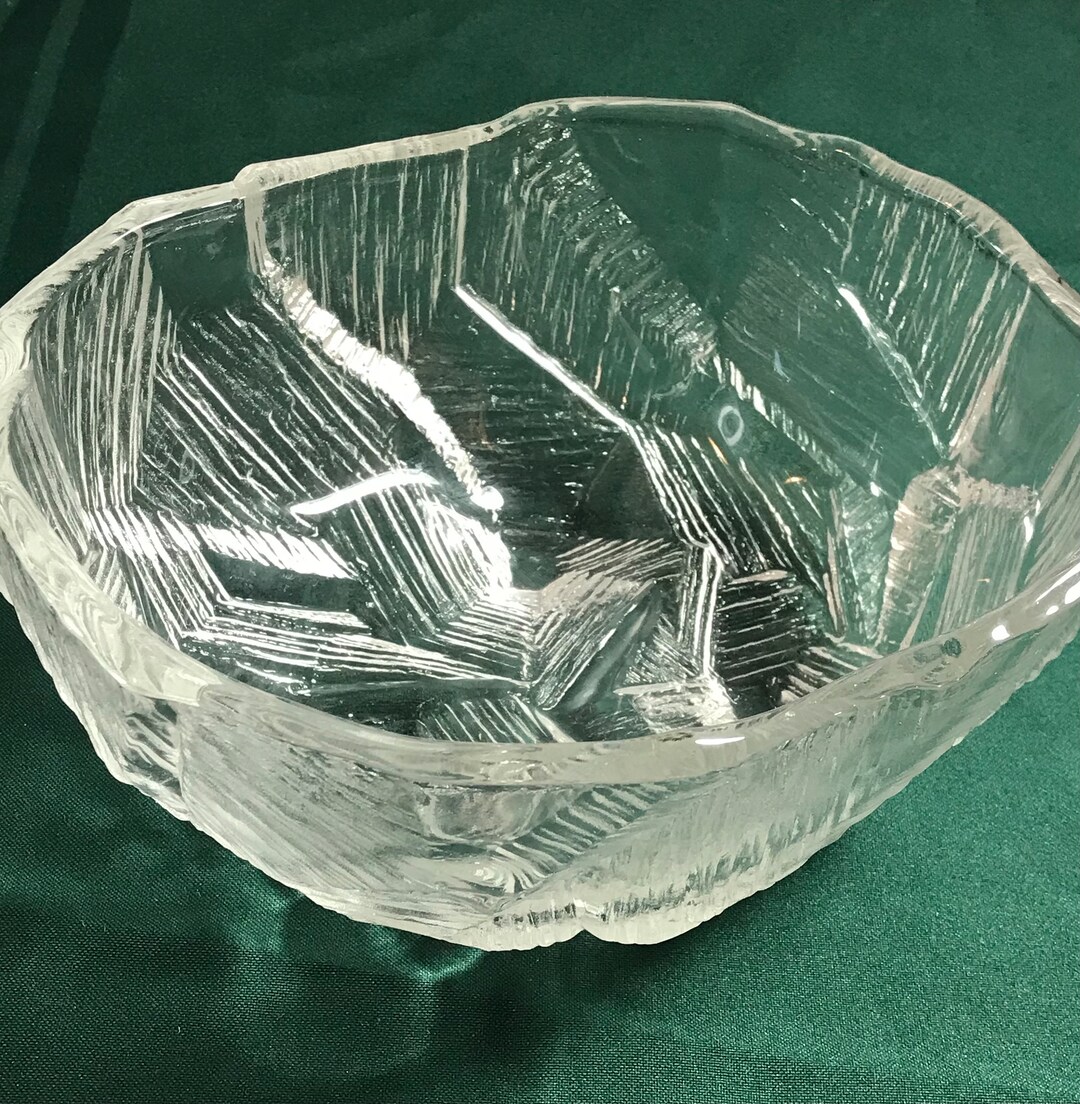 Mikasa Hoya Iceberg Bowl Ice Castle Cube Pressed Glass Clear Frosted ...
