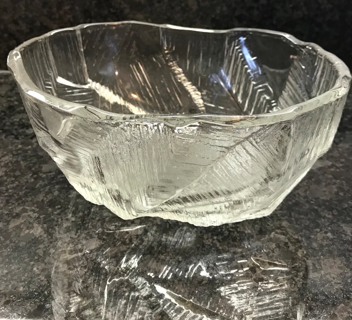 Mikasa Hoya Iceberg Bowl Ice Castle Cube Pressed Glass Clear Frosted ...