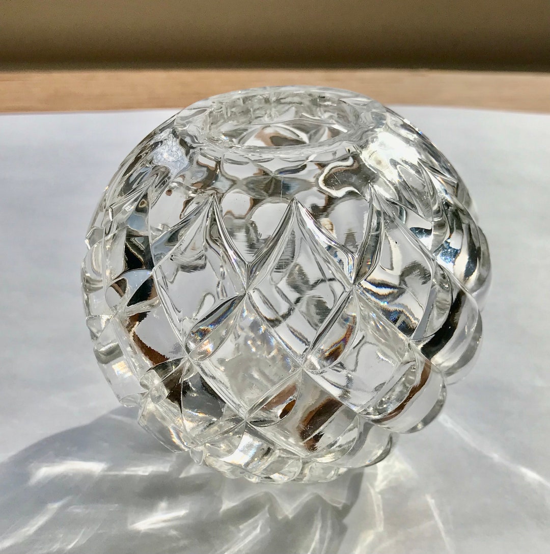 Crystal Weave Pattern Glass Globe Flower Stem Rose Bud Bowl Floral ...