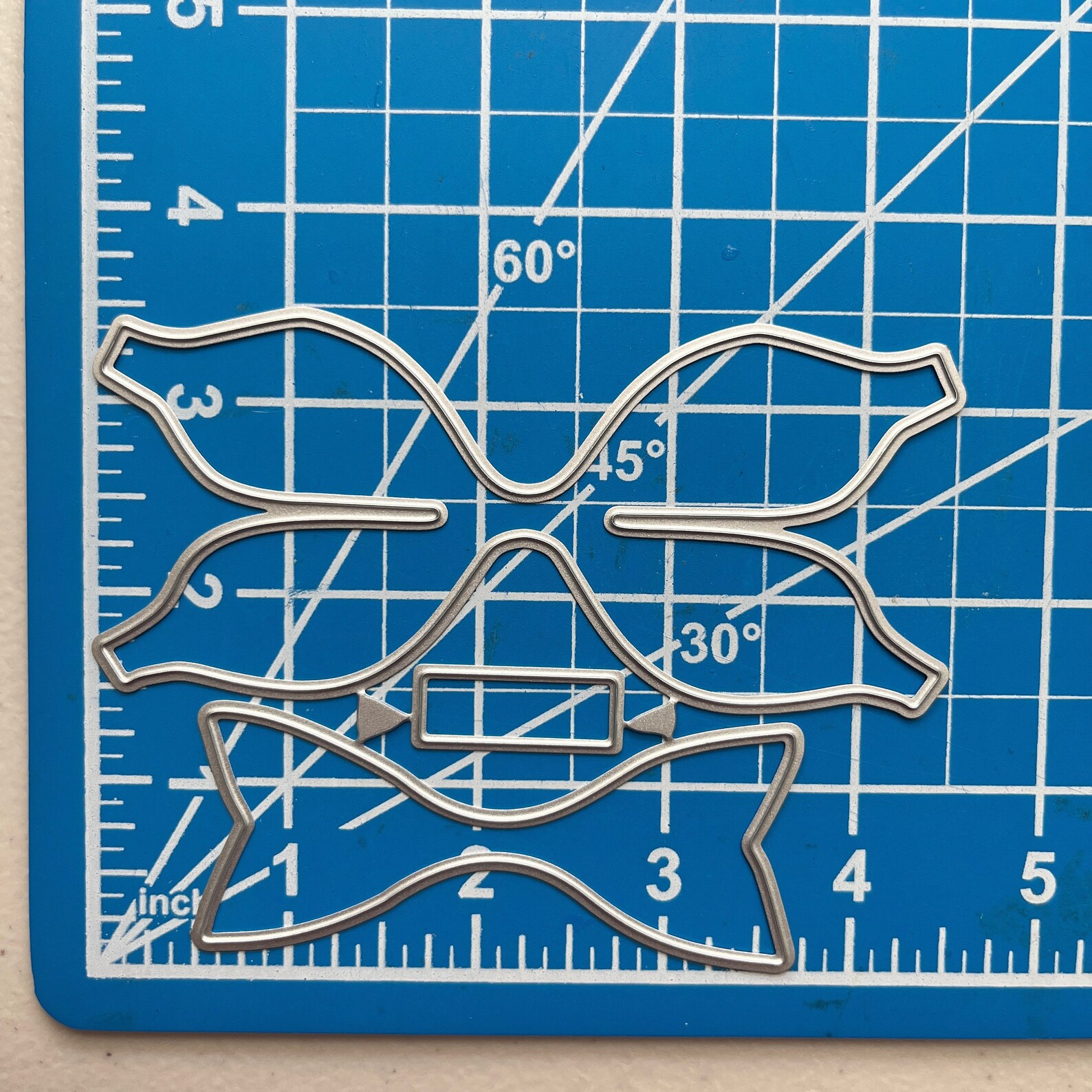 Medium Bows Metal Cutting Dies, Card Making Embossing, 3 Piece Set of ...