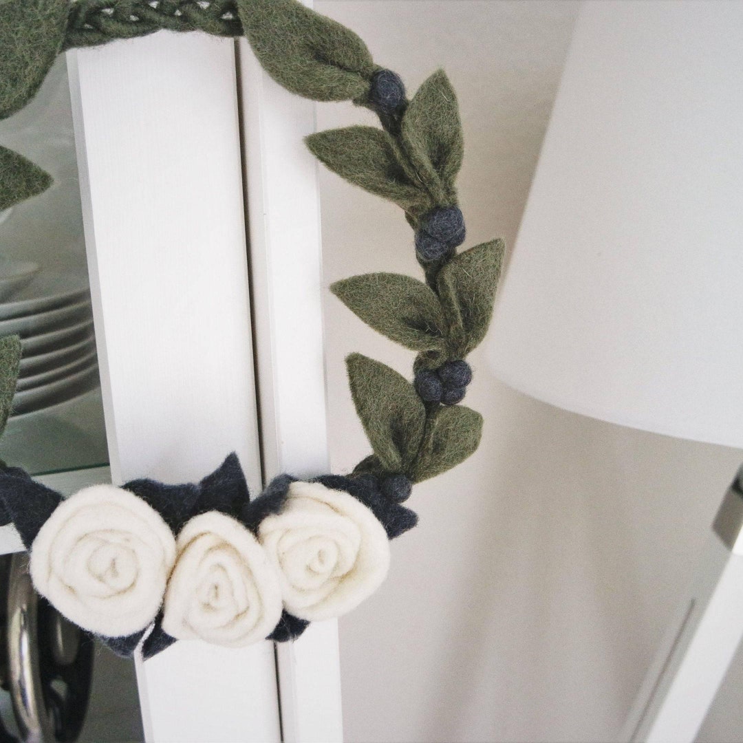 Felt Door Wreath With White Roses Felt Wreath - Etsy