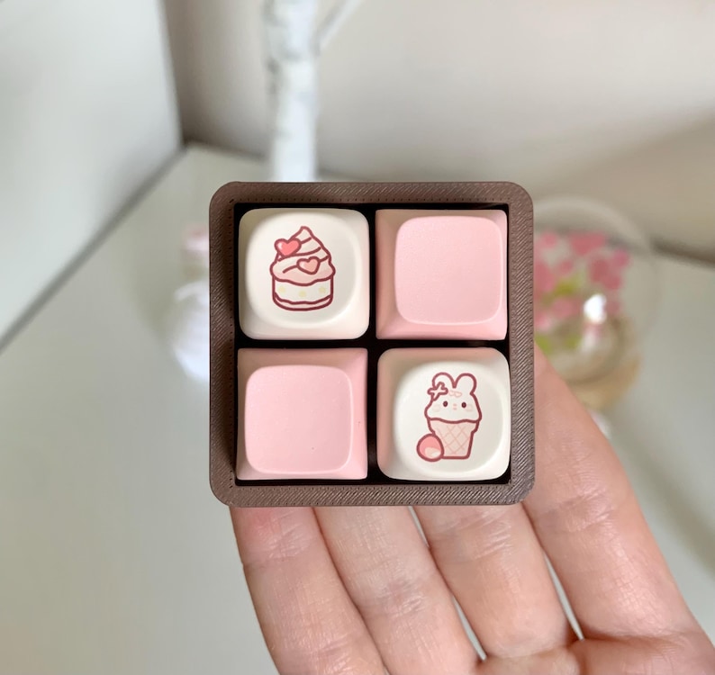 4 Button Desktop Mechanical Keyboard Fidget Toy Keychain 4 Key Sensory ...