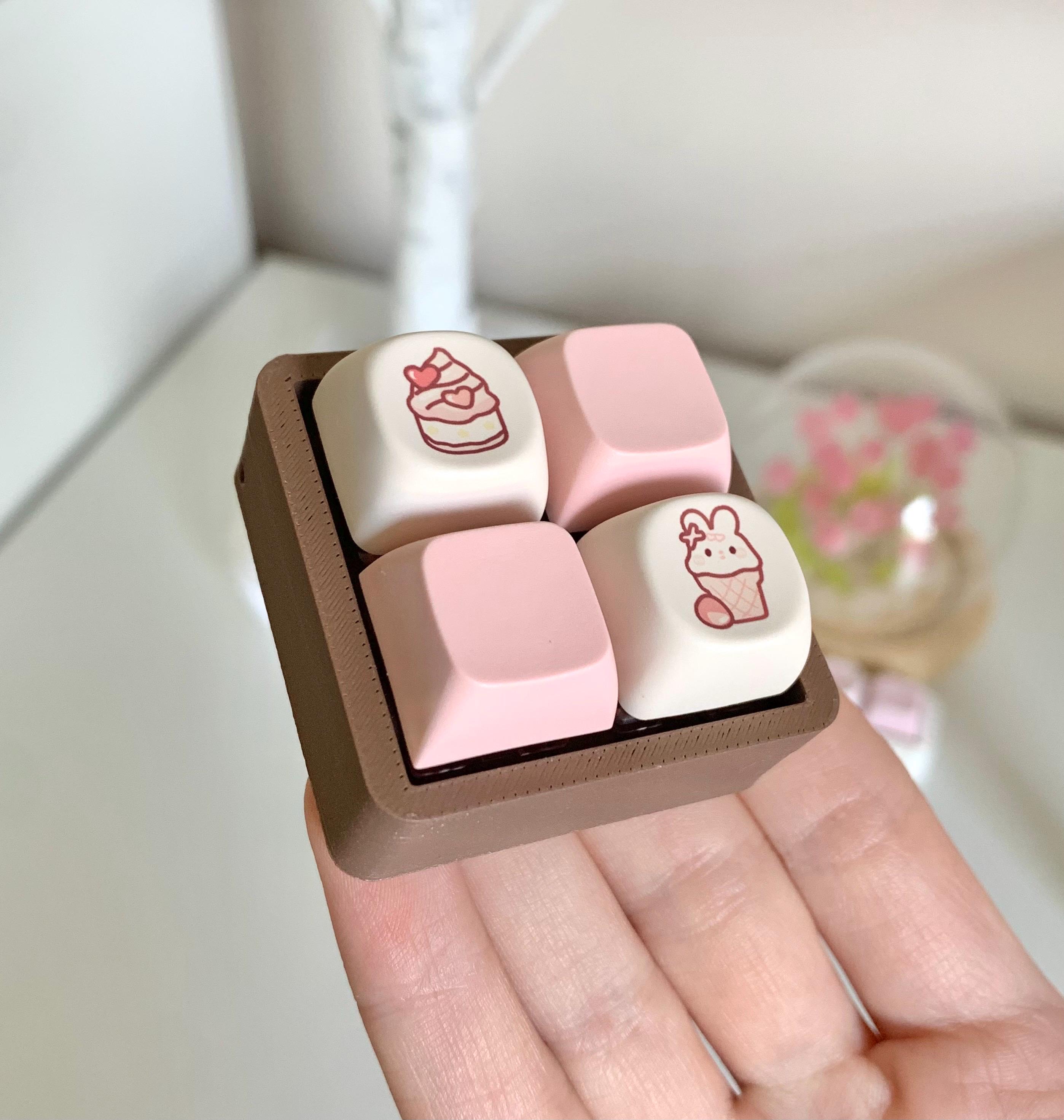 4 Button Desktop Mechanical Keyboard Fidget Toy Keychain 4 Key Sensory ...