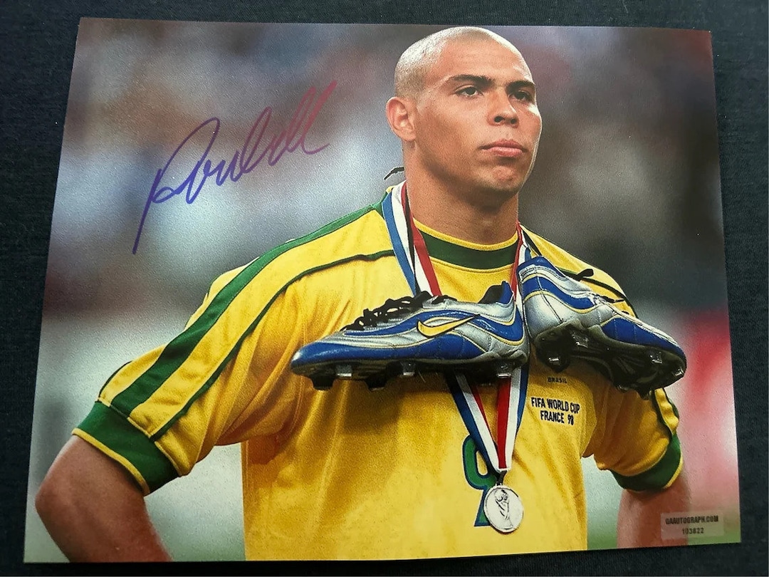 Ronaldo Nazário Autographed Photo – Signed R9 Memorabilia With COA ...