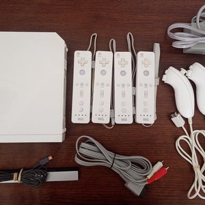 Nintendo Wii Console Complete System Bundle With Controllers ...