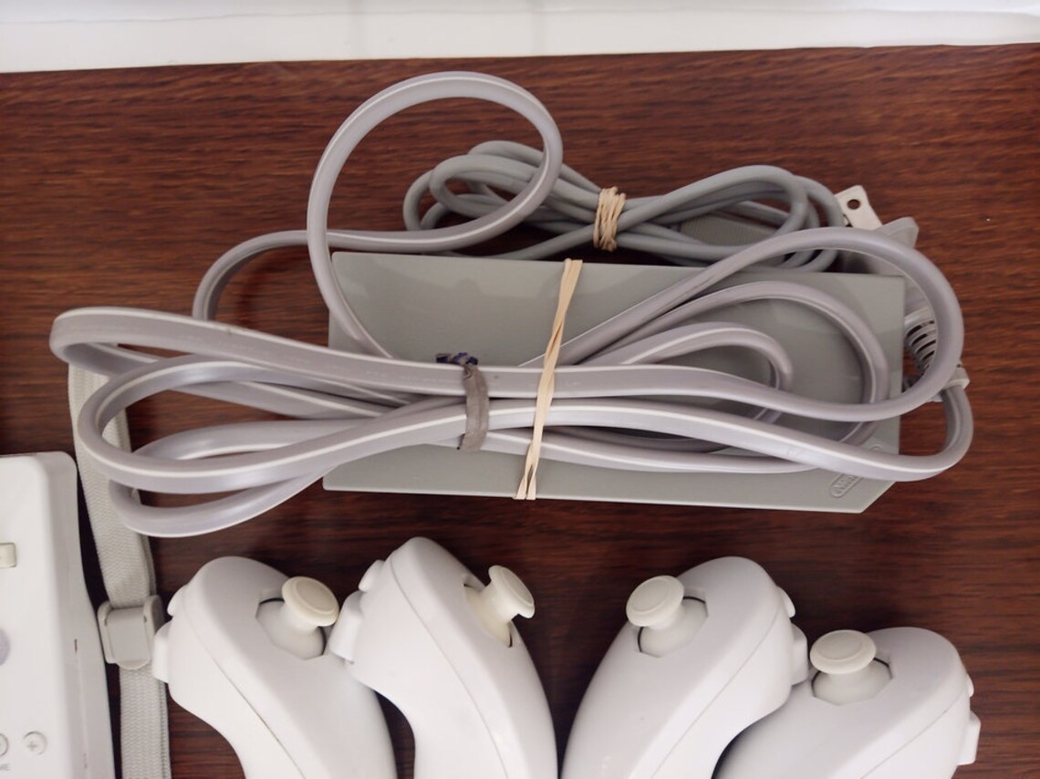 Nintendo Wii Console Complete System Bundle With Controllers ...