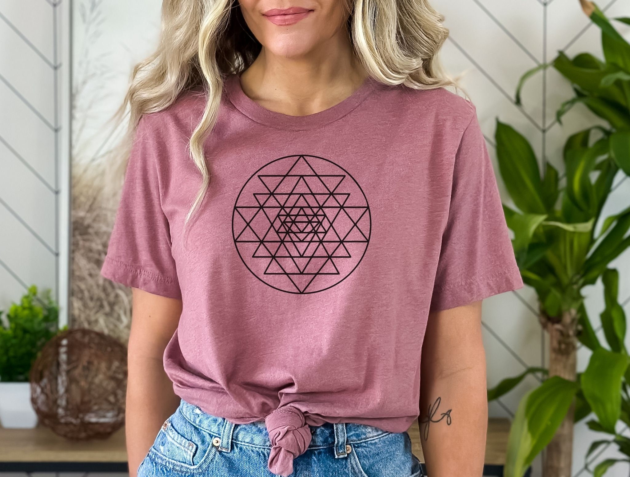 Sri Yantra Shirt, Sri Yantra T-shirt, Sacred Geometry T-shirt, Sacred ...
