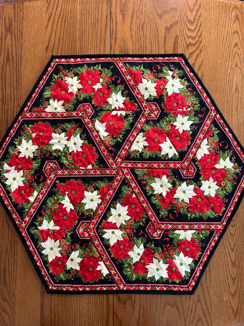 Christmas Table Topper. Poinsettia Table Runner. - Etsy
