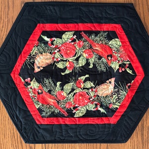 Christmas Table Topper. Cardinal Table Runner. - Etsy