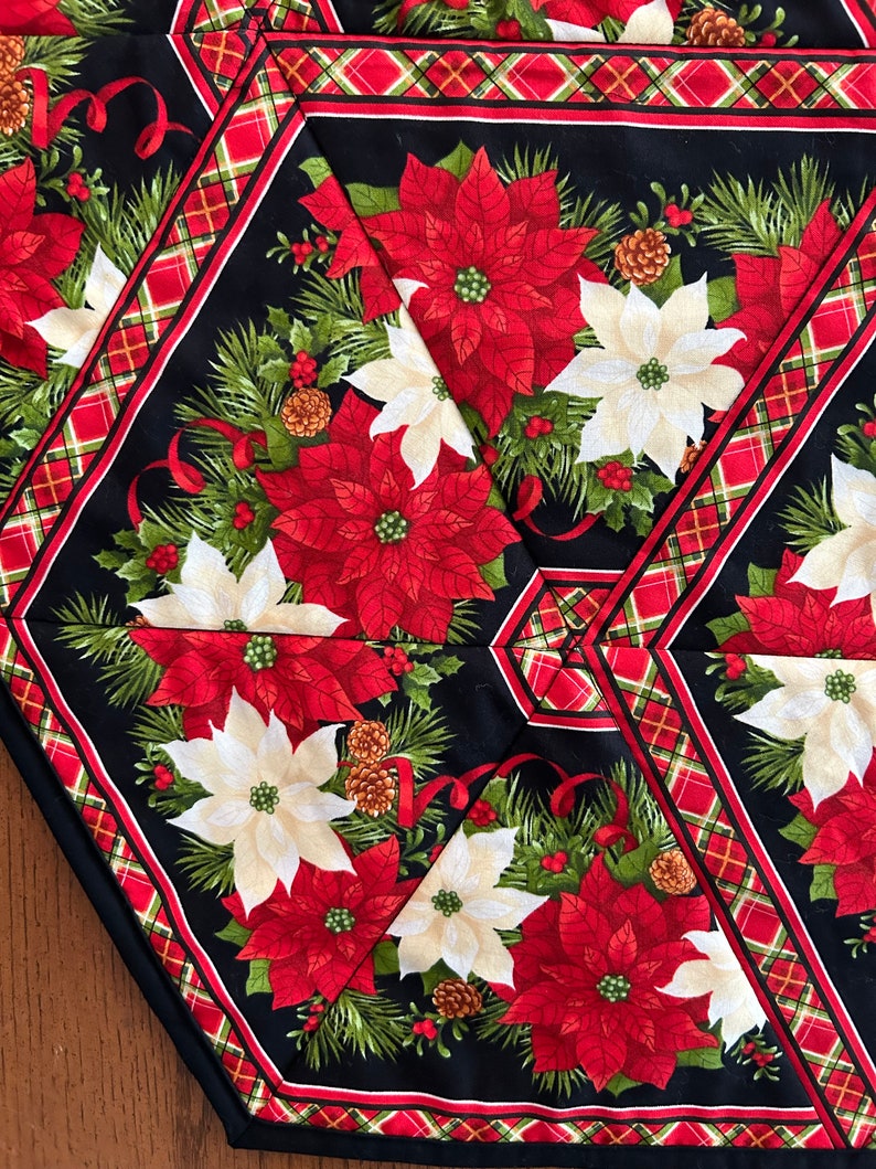 Christmas Table Topper. Poinsettia Table Runner. - Etsy