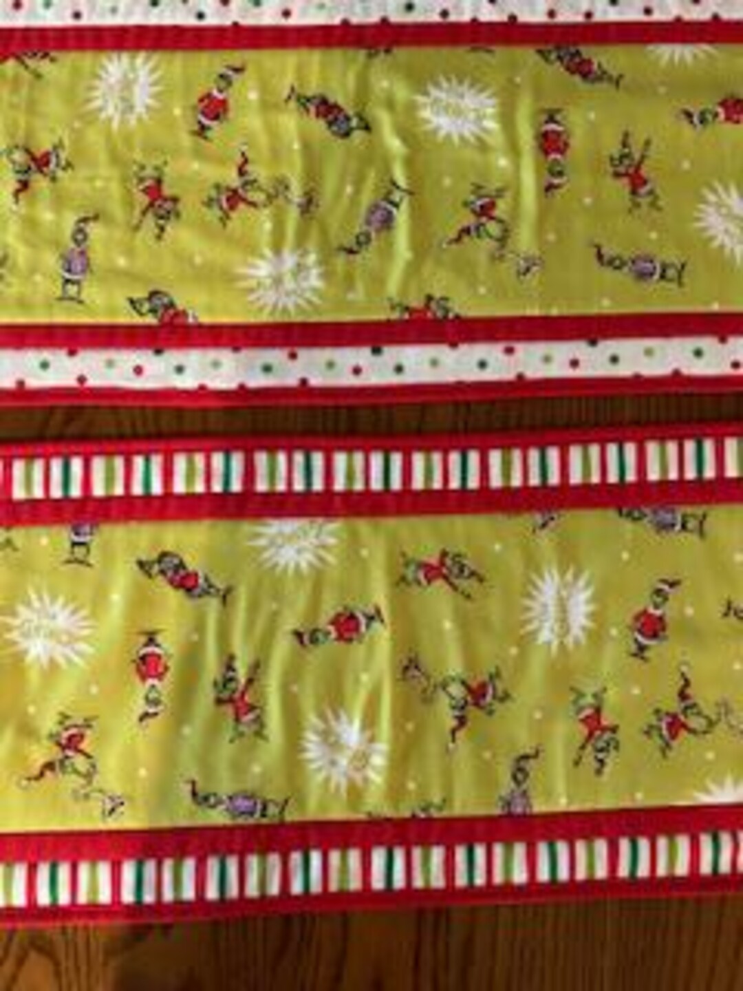 Grinch Table Runner. Christmas Table Runner. - Etsy