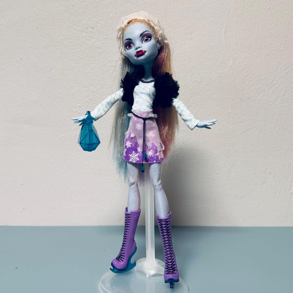 Abbey Bominable - Etsy
