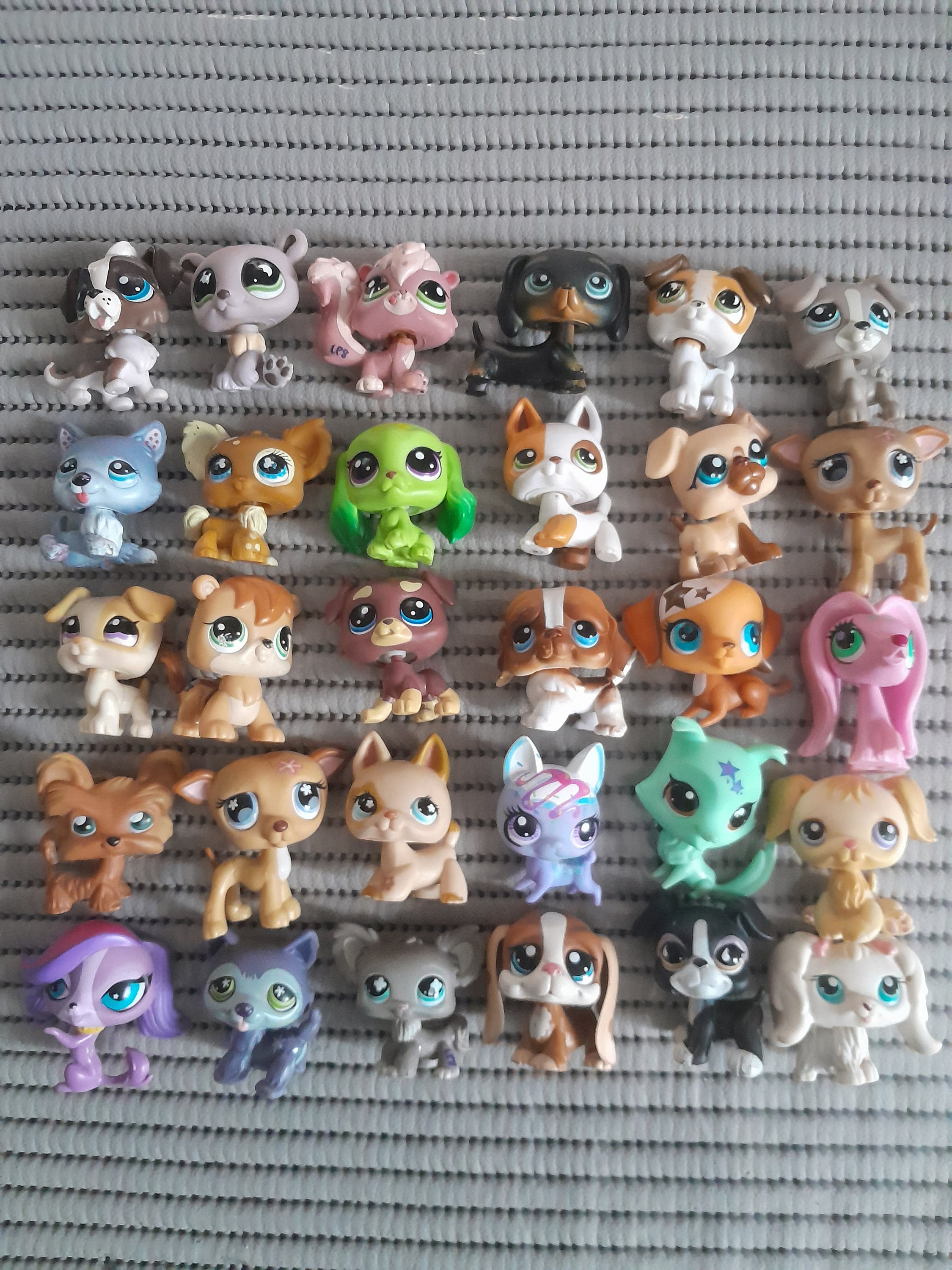 LPS Littlest Petshop Pet Shop 3 Pieces Lot 3 Pet Shop Random Hasbro Authentic Littlest Pet Shop ...