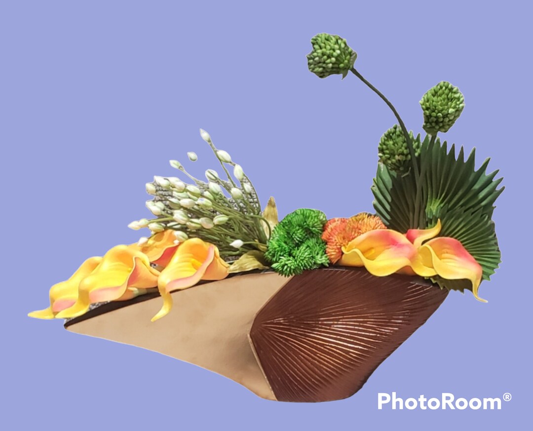 Modern Flowers Arrangement in Boat Flat Vase - Etsy