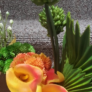 Modern Flowers Arrangement in Boat Flat Vase - Etsy