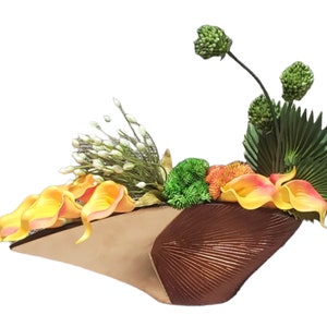 Modern Flowers Arrangement in Boat Flat Vase - Etsy