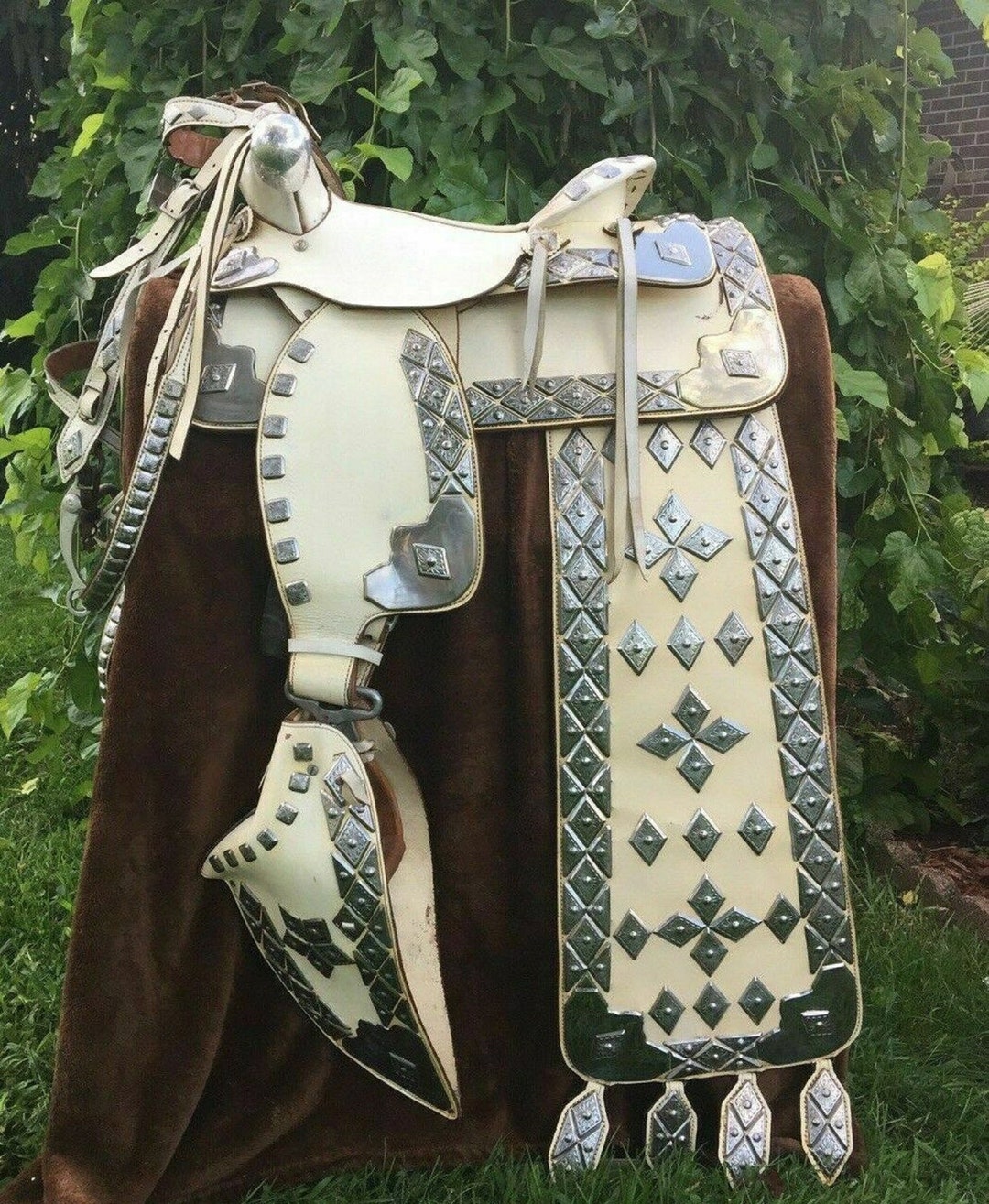 Handmade Western Show Saddle: Real Silver Metal, Carved Leather, Horse ...
