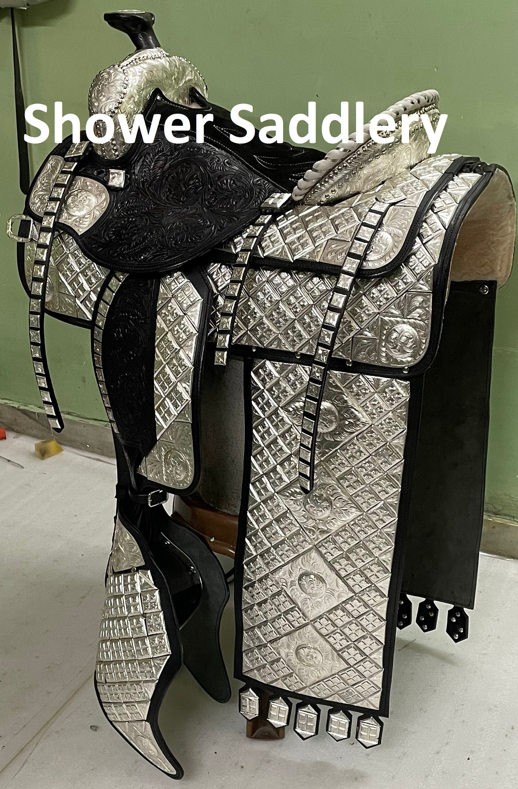 Western Heavy Duty Show Saddle Carved Handmade High Quality Leather ...