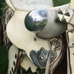 Handmade Western Show Saddle: Real Silver Metal, Carved Leather, Horse ...