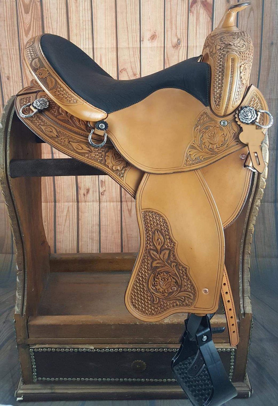 Hand Tooled Leather Western Saddle: Roping Ranch Horse Saddle 16" - Etsy