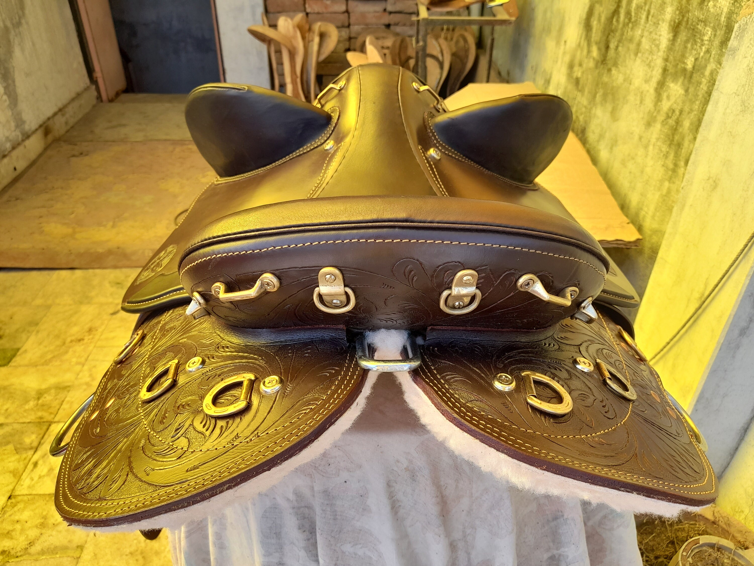 Australian Leather Fender Saddle: Barco Swing Fender, Aussie Style, 17 ...