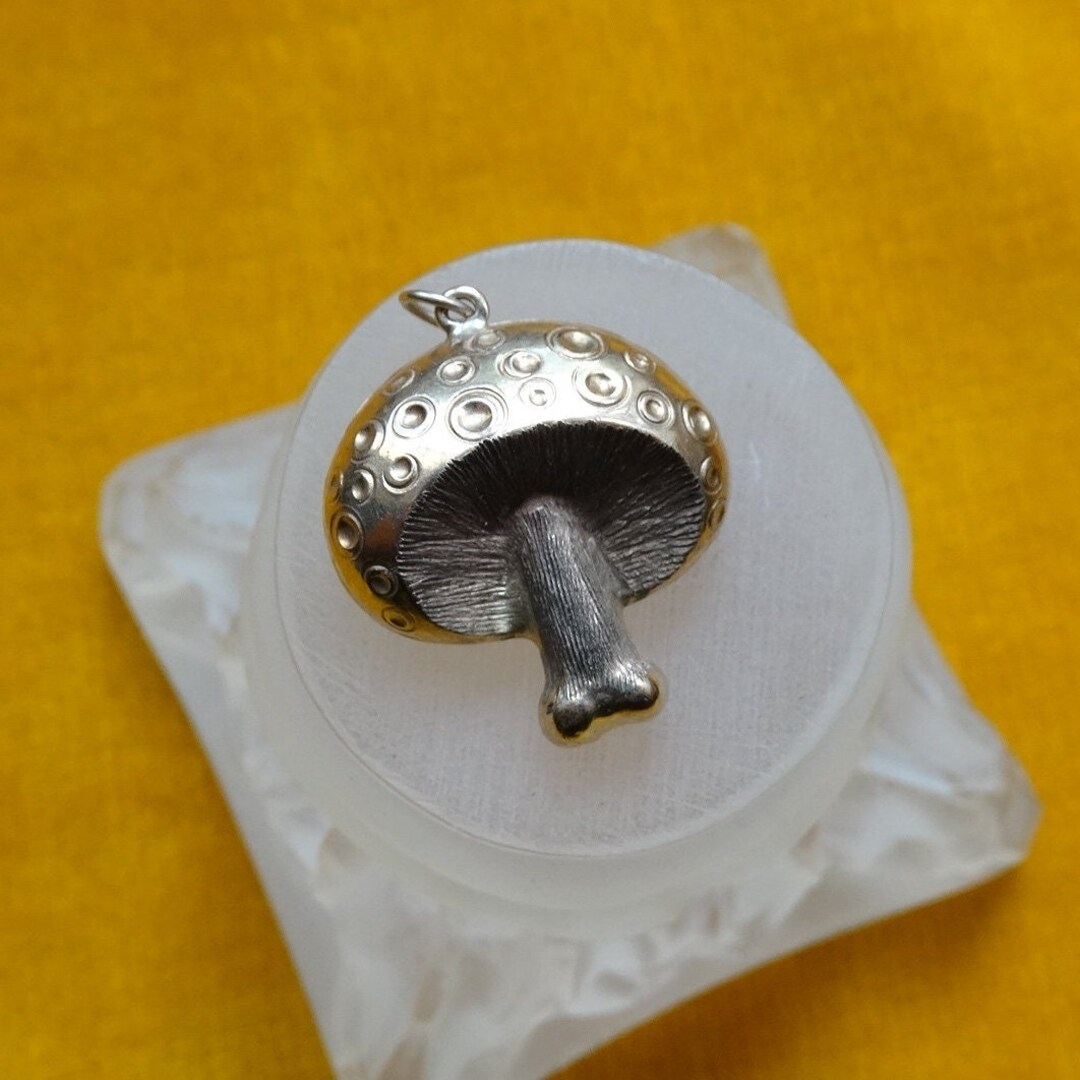 9ct Gold Toadstool Charm/fungi Necklace Pendant/gold Mushroom Pendant ...