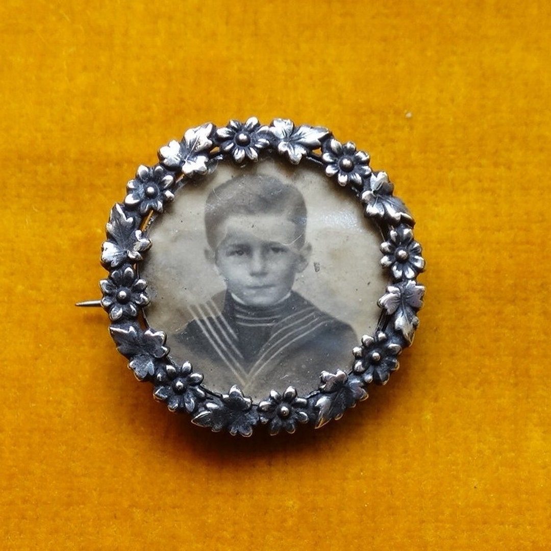 Silver Memento Mori Brooch/hallmarked French Antique Photo Pin/mourning ...