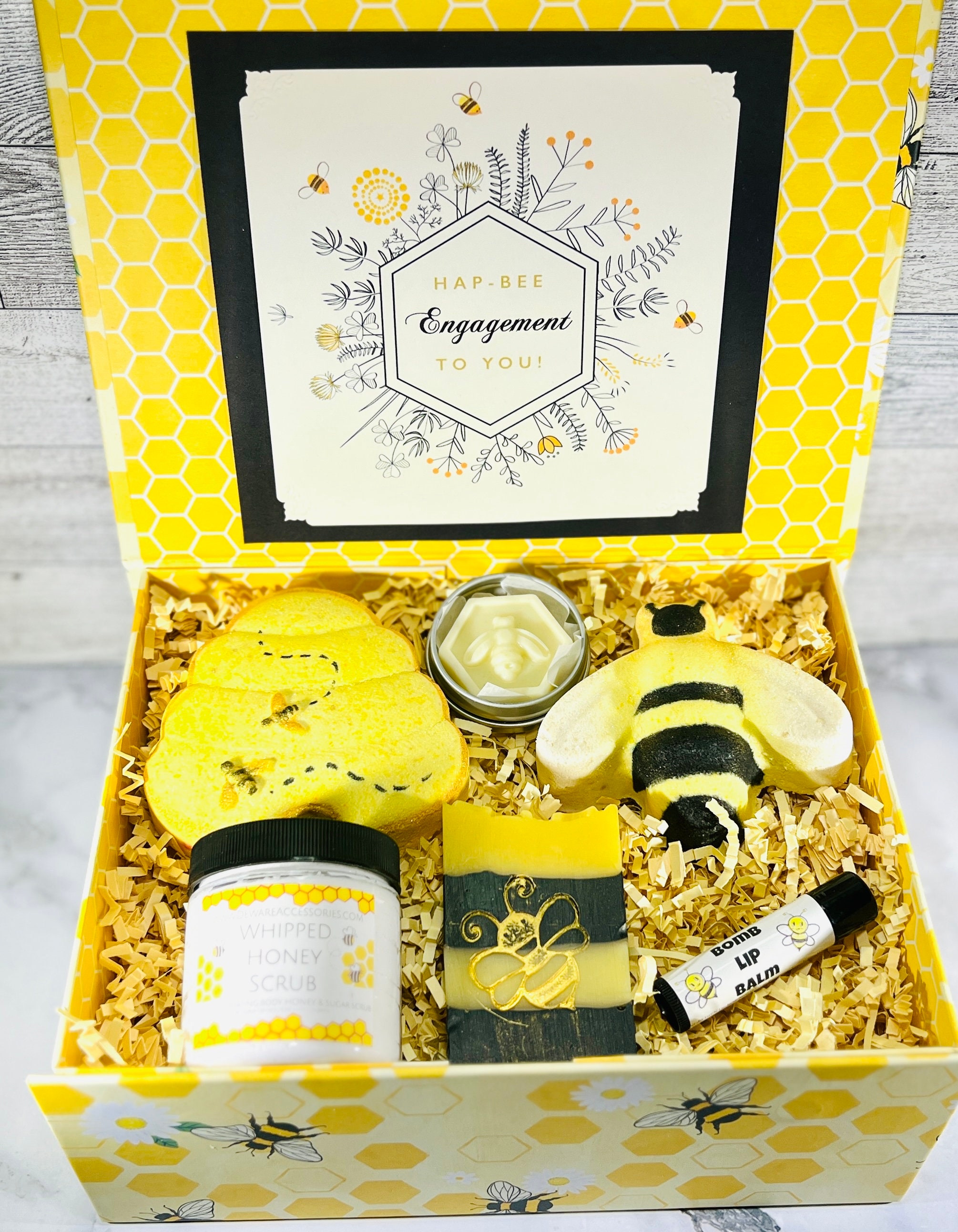Hap-bee Gift Set Happy Birthday Happy Anniversary Happy Engagement ...