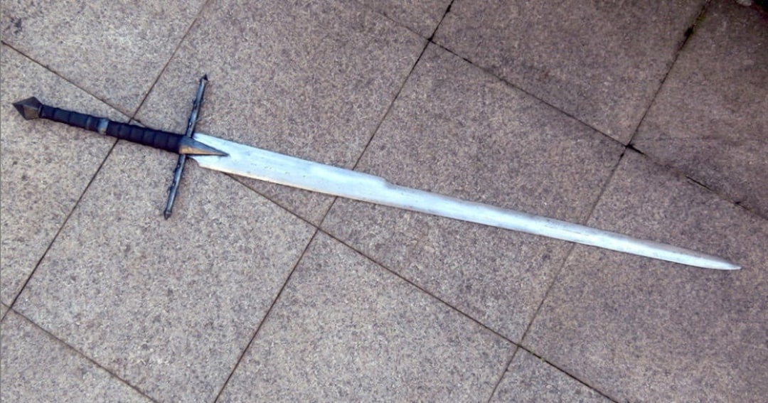 Nazgul Sword / Lord of the Rings / High Quality 1:1 Scale Cosplay Prop ...
