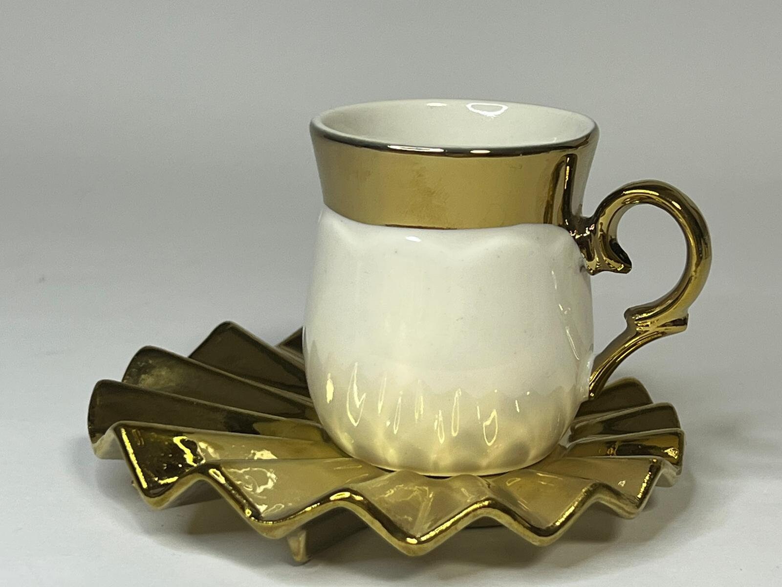 Coffee Cup Set 6 Pieces, With White and Gold Color Luxury Coffee Cup ...