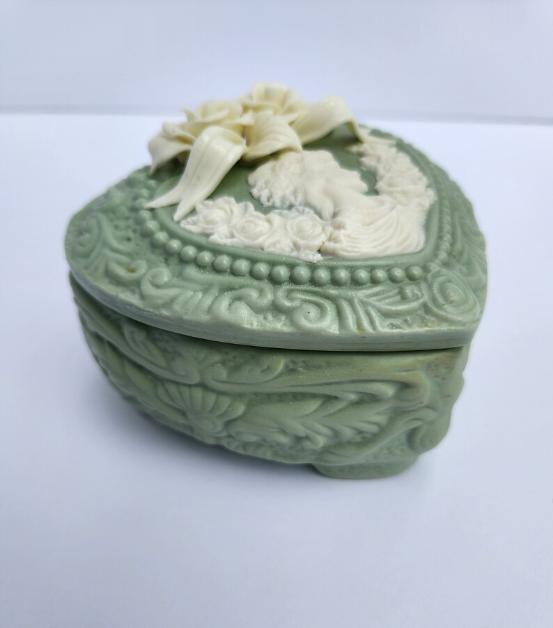 Vintage Cameo Trinket Box - Etsy