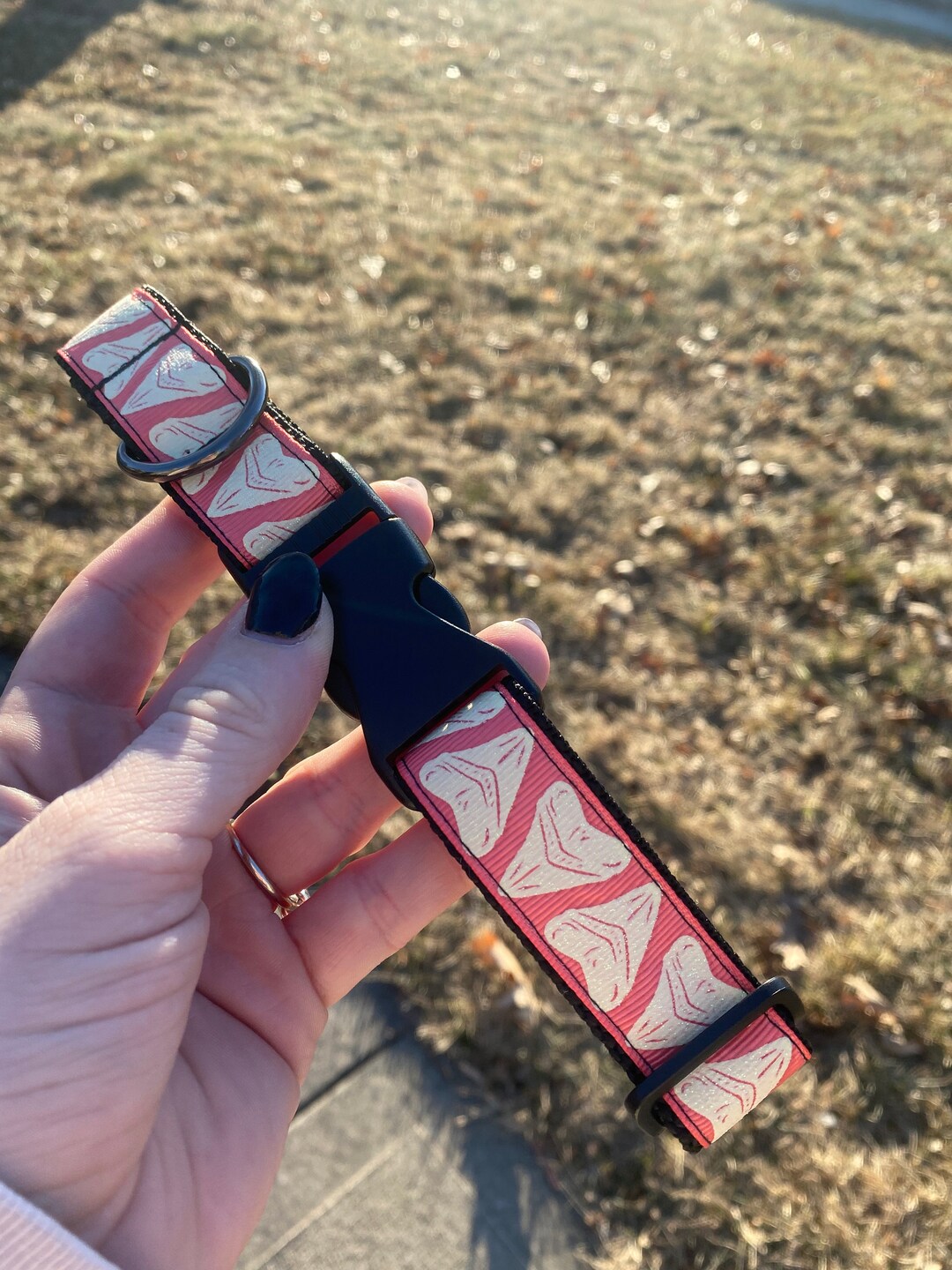 1" Pink Glitter Shark Tooth Collar (glow in the Dark) - Etsy