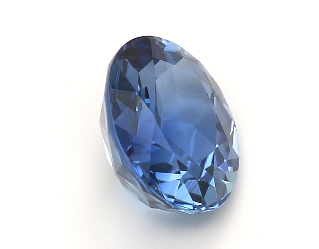 Natural Oval Light Blue Sapphire | 2.101ct | Loose Sapphire | Earth ...