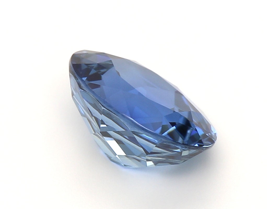 Natural Oval Light Blue Sapphire | 2.101ct | Loose Sapphire | Earth ...