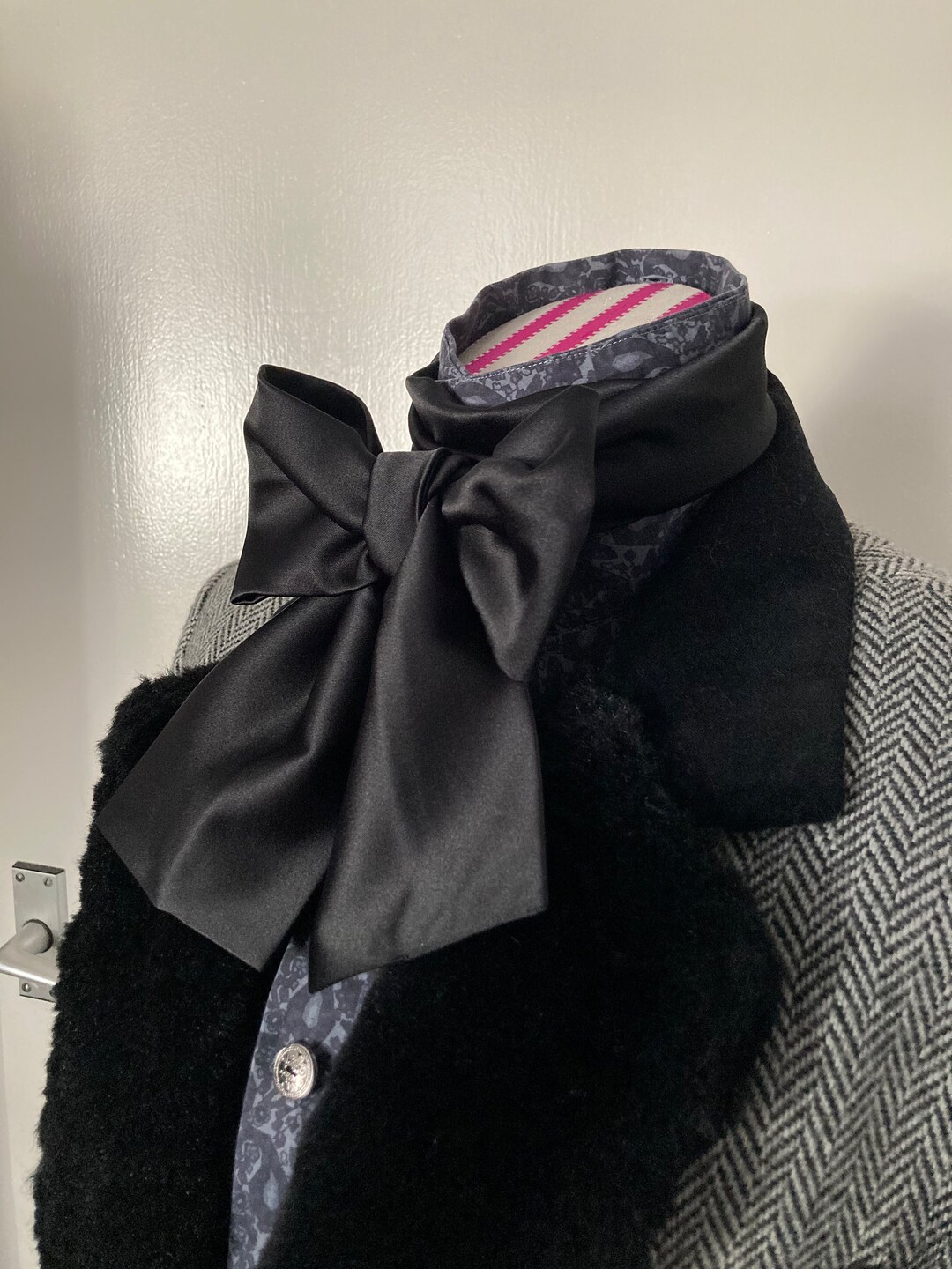 Nosferatu Puce Silk Satin Cravat Neck Tie Ascot Vampire Wedding Regency ...