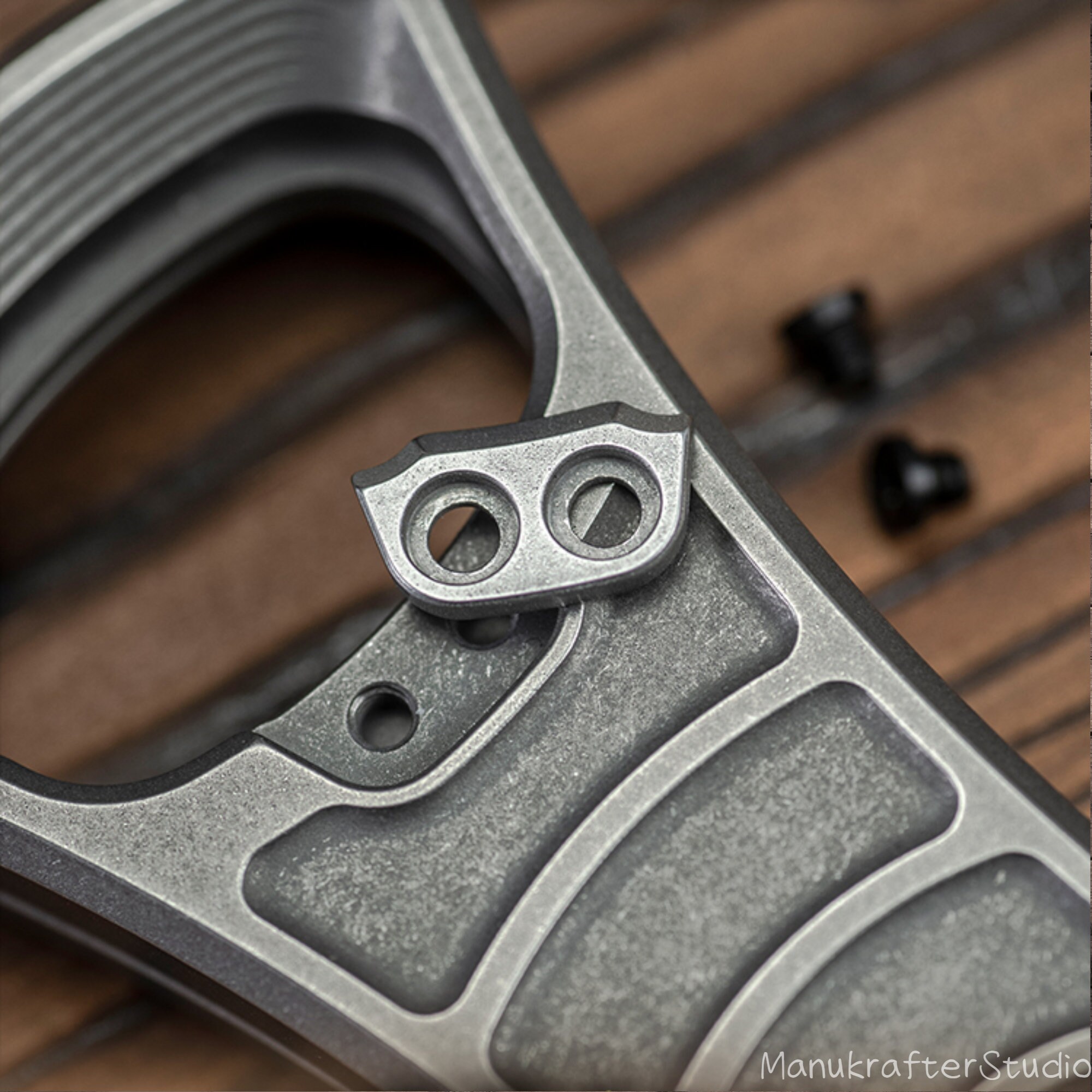 EDC Pivot Push Card Metal Bottle Opener, Finger Decompression Magnetic ...