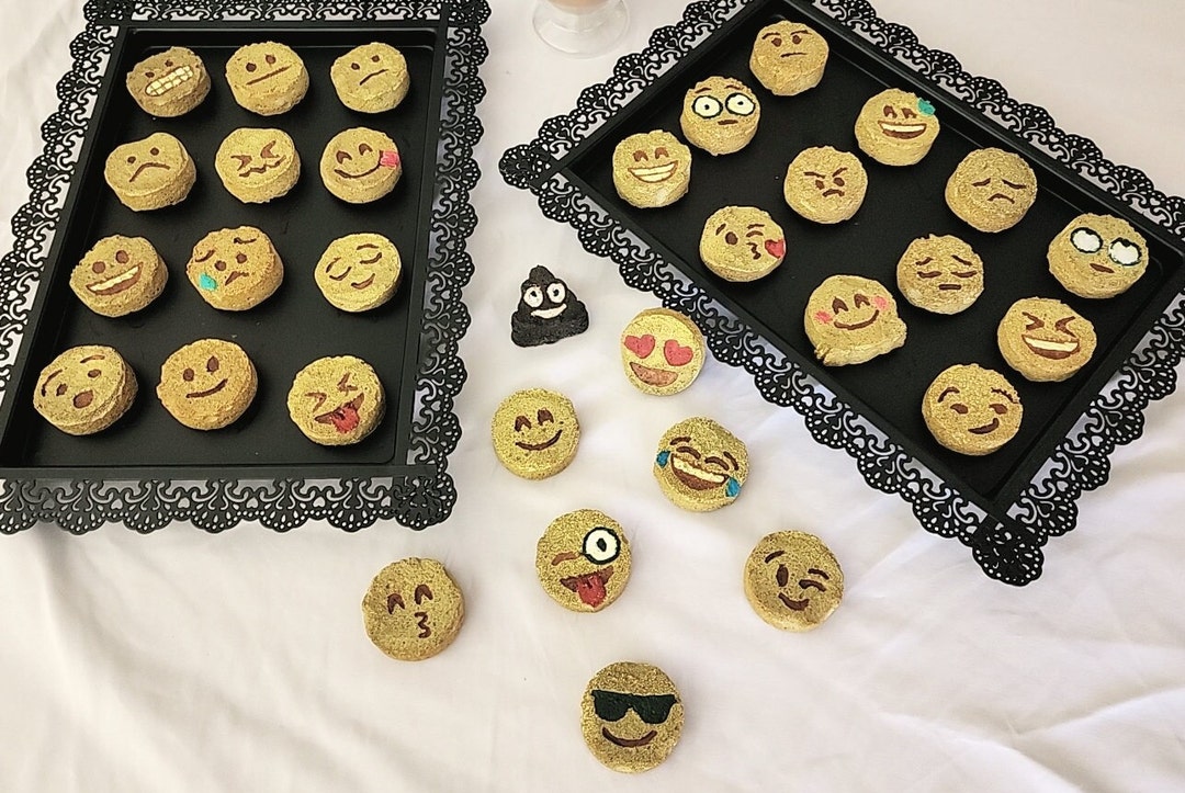 Graham Crackers Gourmet Emoji Holiday Stocking Stuffer - Etsy