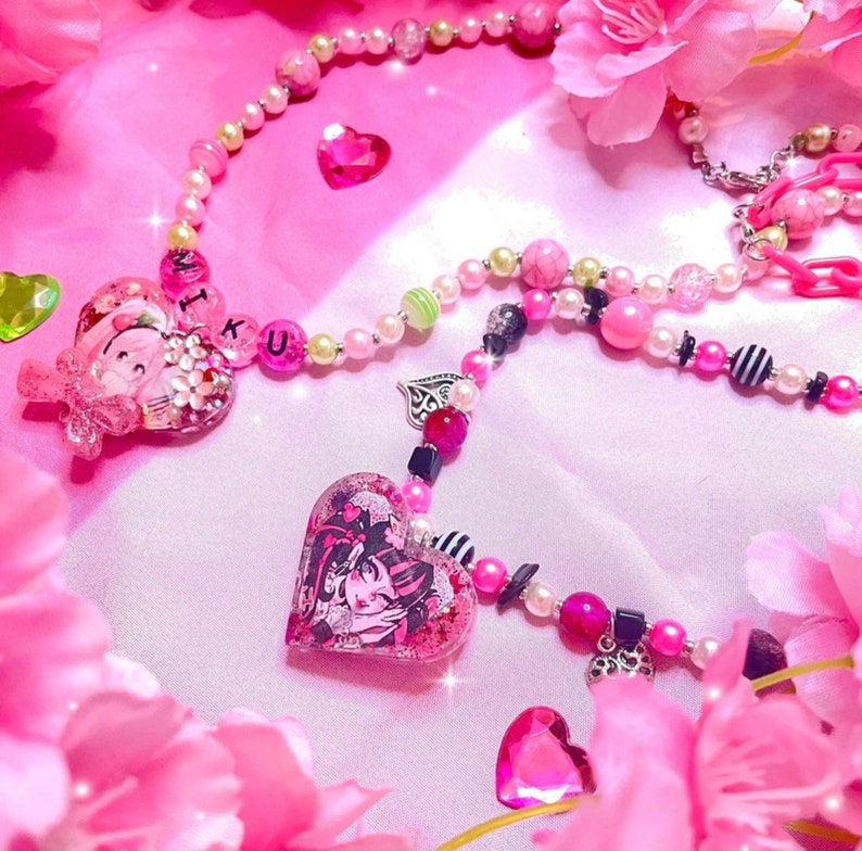 Draculaura / Hatsune Miku Kawaii Beaded Necklace - Etsy