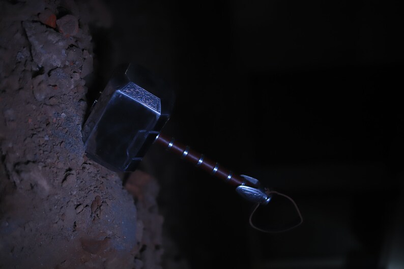 Thor's Mjolnir: Marvel's God of Thunder Metal Hammer Replica for ...